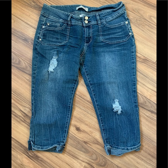 No Boundaries | Pants & Jumpsuits | No Boundaries Capris | Poshmark